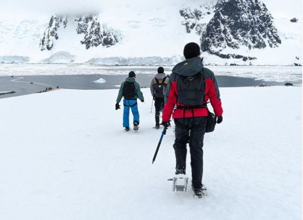 What Is a Shell Jacket? Hardshell+Softshell Pros&Cons (2023)