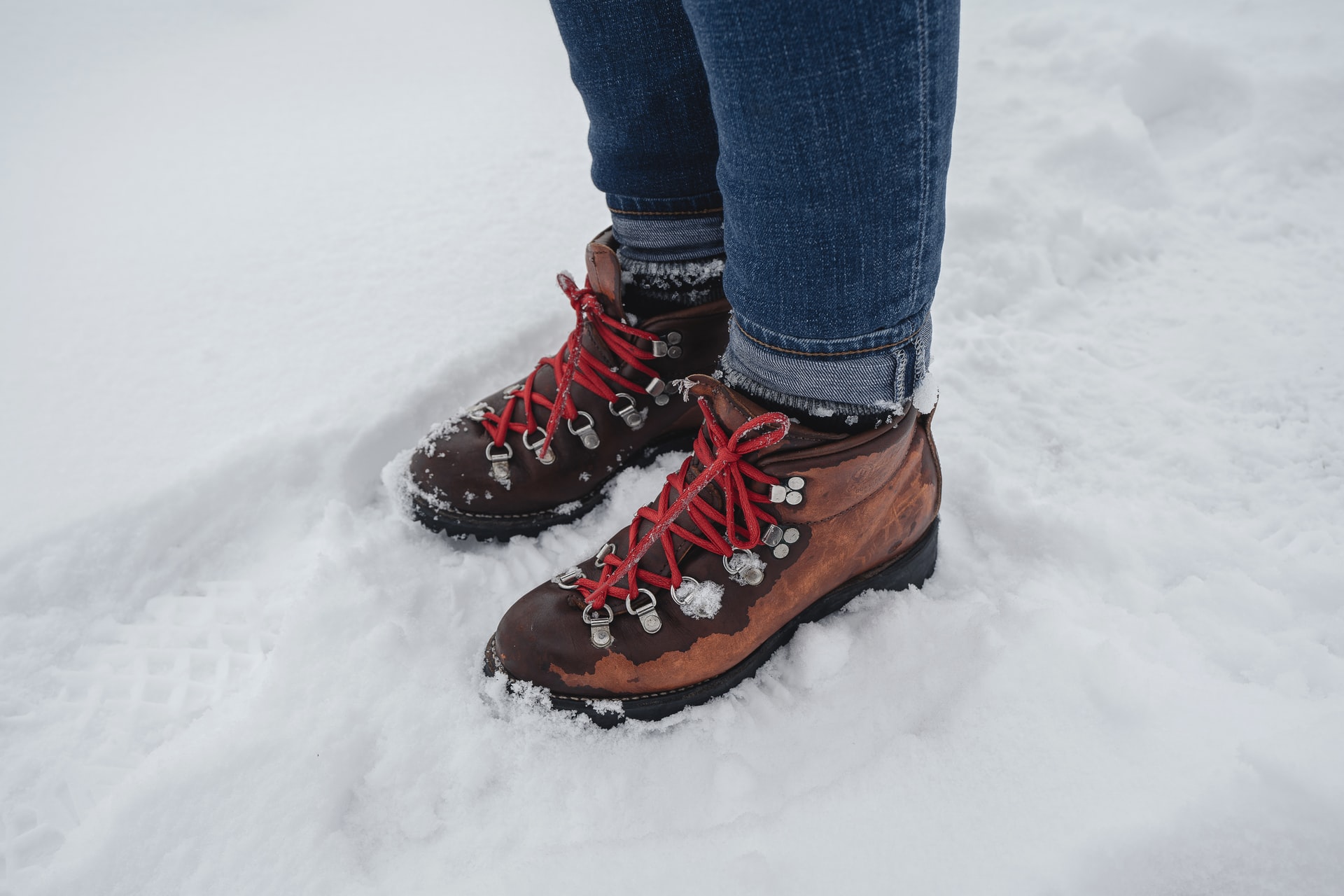 6+ Best Wide Toe Box Hiking Boots: Reviews, FAQ & Buying Guide